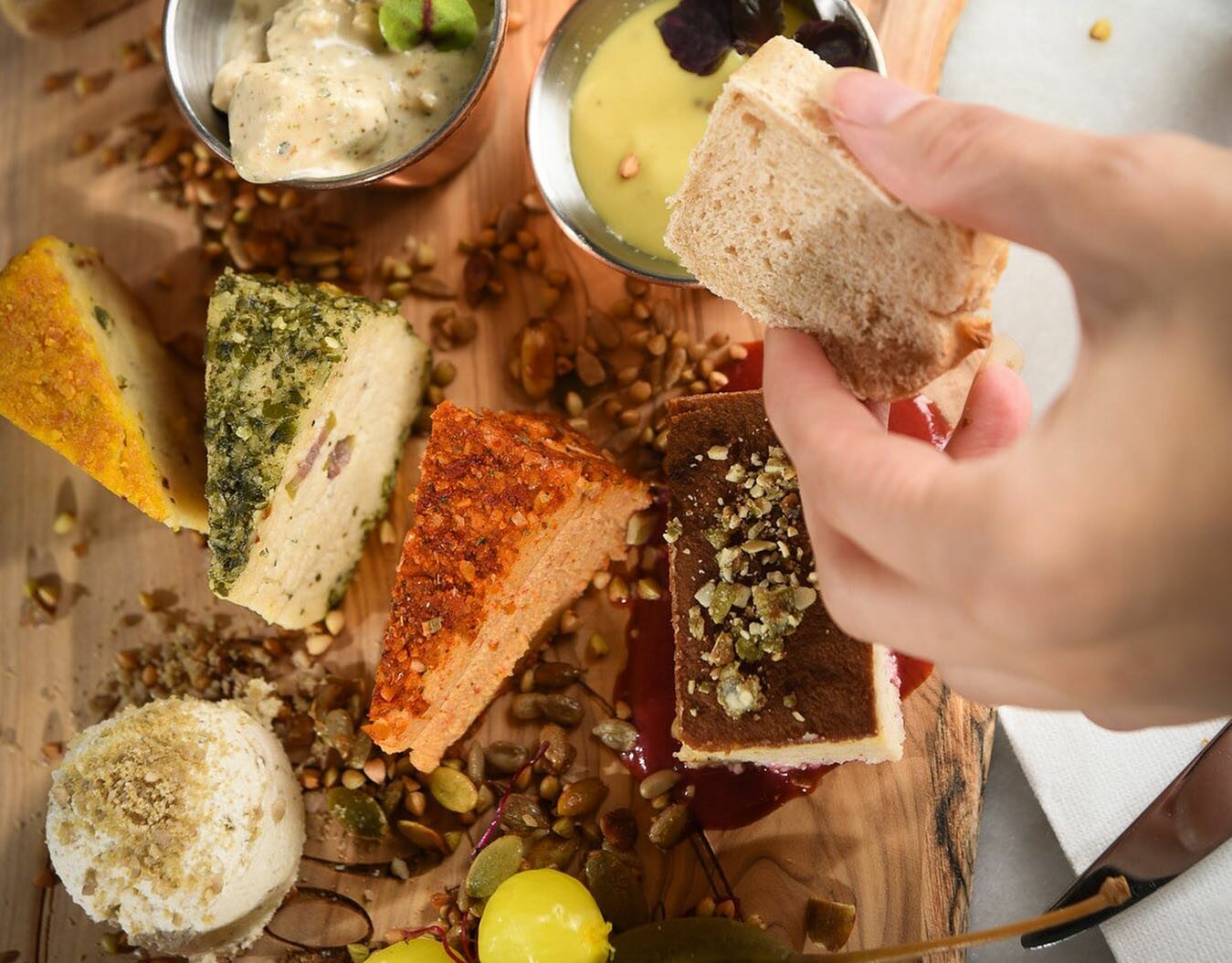 Foodtech de queijo vegano levanta € 700 mil em rodada